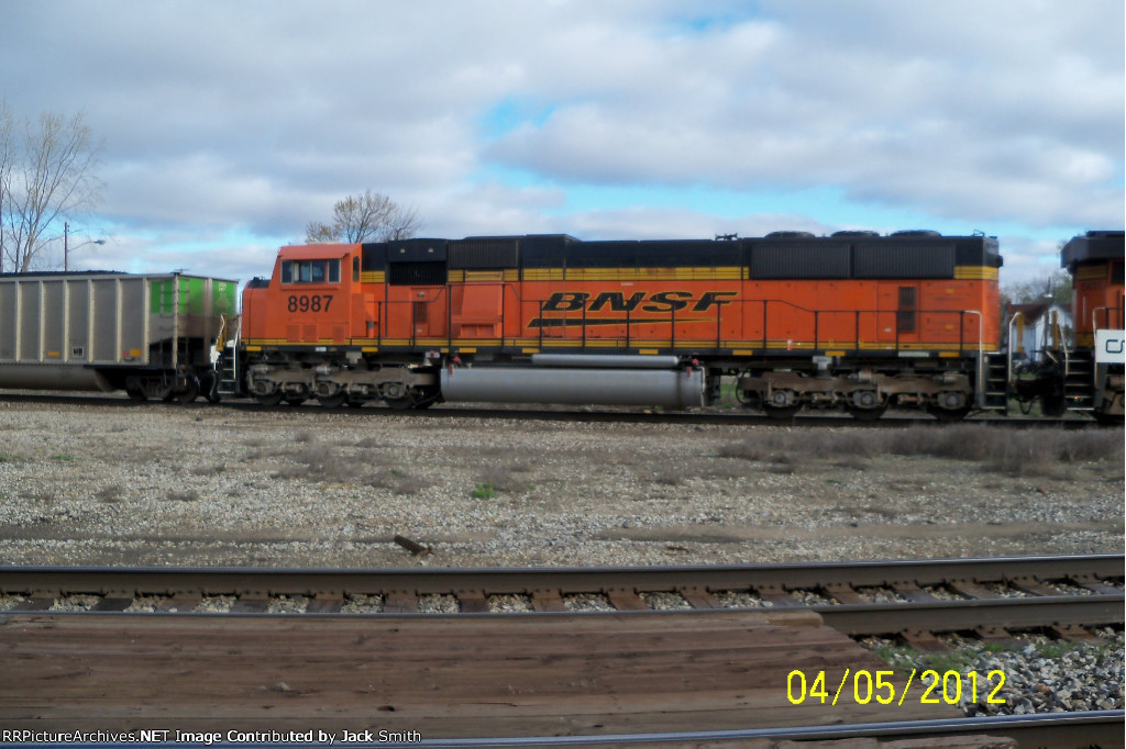 BNSF 8987